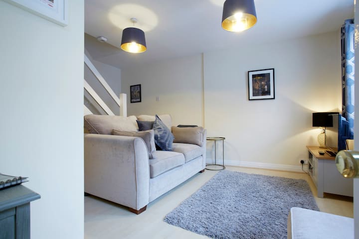 Luxury House...amazing Location Within York Walls! - York