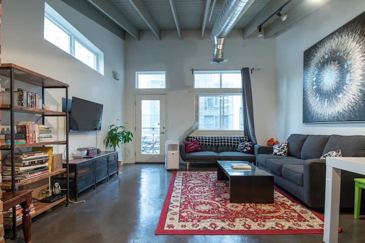 Kremrest - Garden Loft - Clean, Fun, Spacious - Seattle, WA