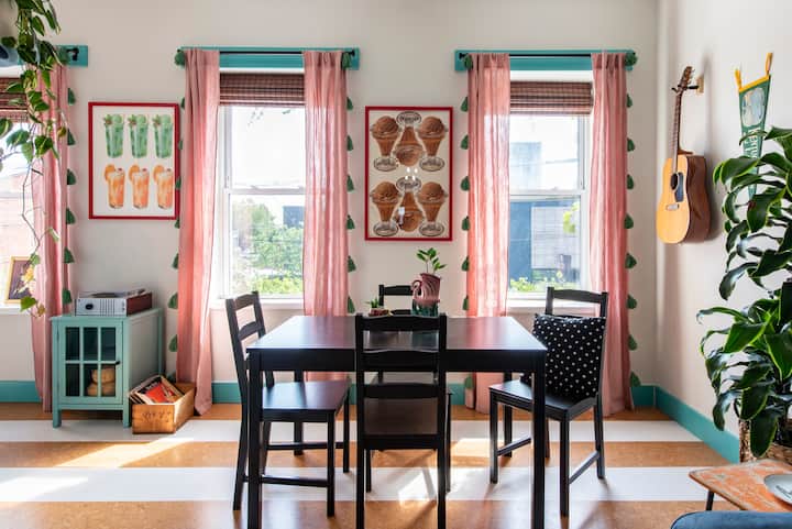 Charming 2 Bedroom In Nulu: Walk To All The Fun - KFC Yum! Center