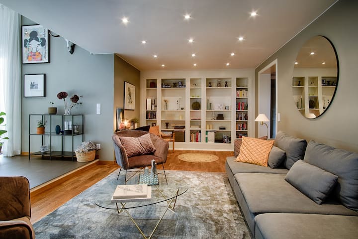 Nice House With Beautiful Garden And Large Patio - Täby