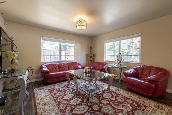 Charming Singingwood Home 3 Beds 2 Baths - Sacramento, CA