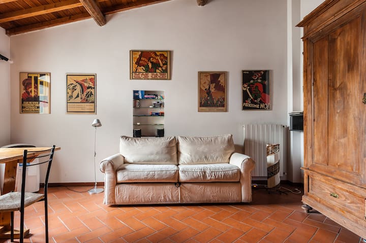 Location! Location! Location! Iconic Pisa Loft - Pisa