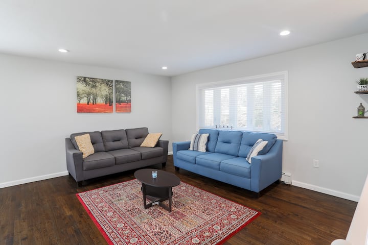 Huntington Station. A Room For Professionals - Long Island, NY