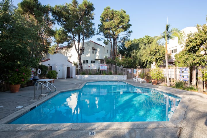 Luxurious Private Townhome In Guardgated Community - Los Ángeles, CA