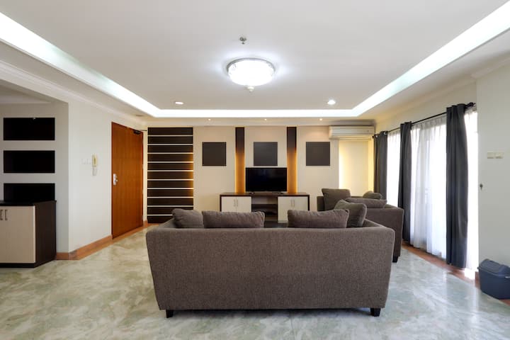 Huge 4bdrm Apt Above A Mall At South Jakarta. Mrt - Kemang