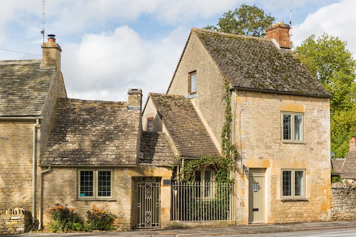 *Cotswolds Corner Cottage* Nr Stow-on-the-wold - Bourton-on-the-Water
