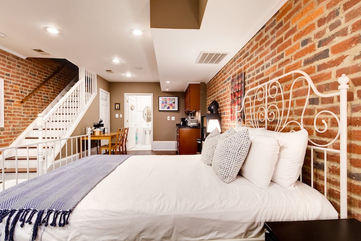 Stylish Dc Studio Near 14th & U St, Walk To Metro - Washington D. C., DC