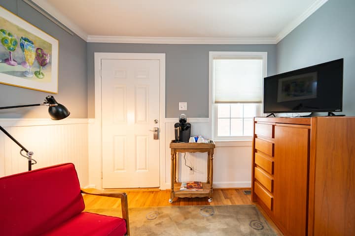 Priv.suite - Sep.entry - Thevill/ncstate - Olga - Raleigh, NC