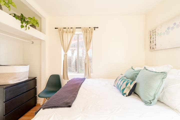 Private Cozy Clean, Close To Everything - San Diego, CA