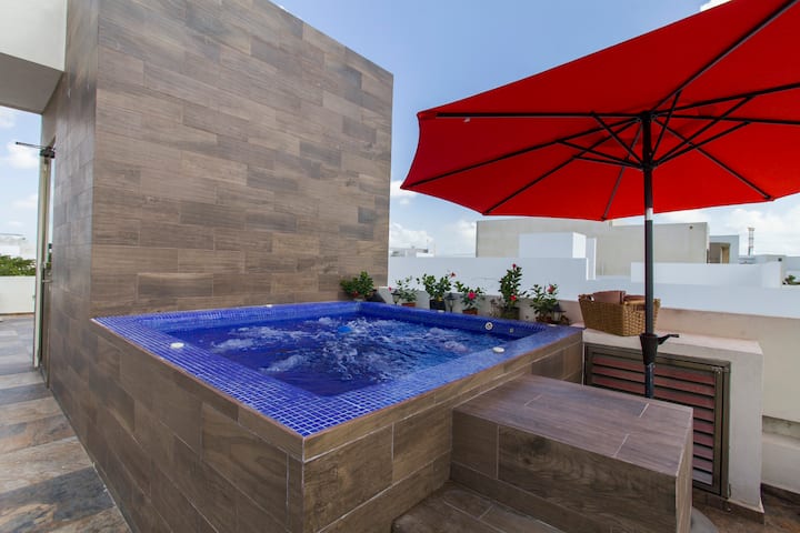 House With Pool And Roof Top In Gated Haven - Cancún