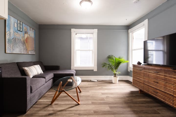 Charming 2 Bedroom Apartment - Berkeley, CA