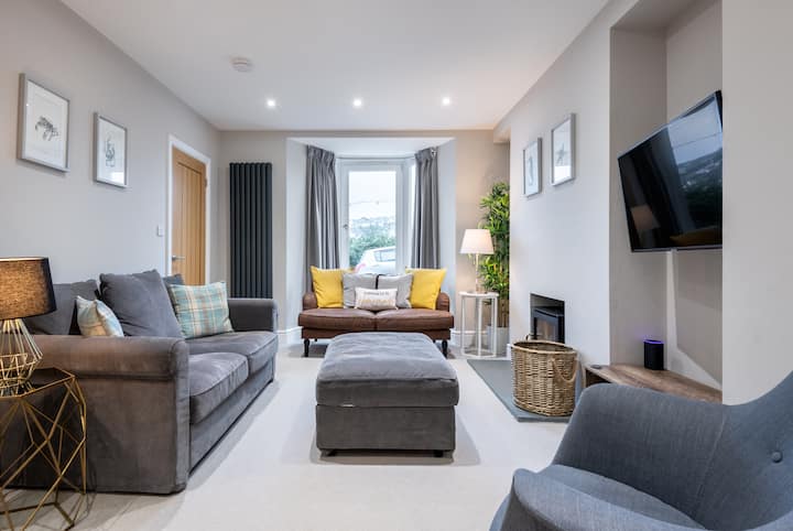 Chi-an-ros Cottage, Porthleven. - Helston