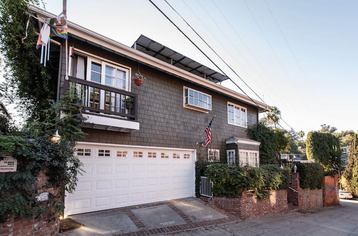 Hilltop Garden Cottage Deck/view Reg# Hsr23-002992 - Los Angeles, CA