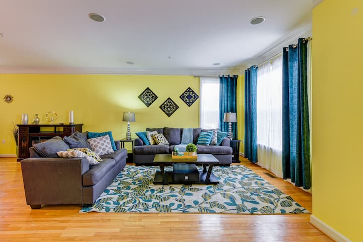 Dc Family Friendly Townhouse - Entire House - Largo, MD