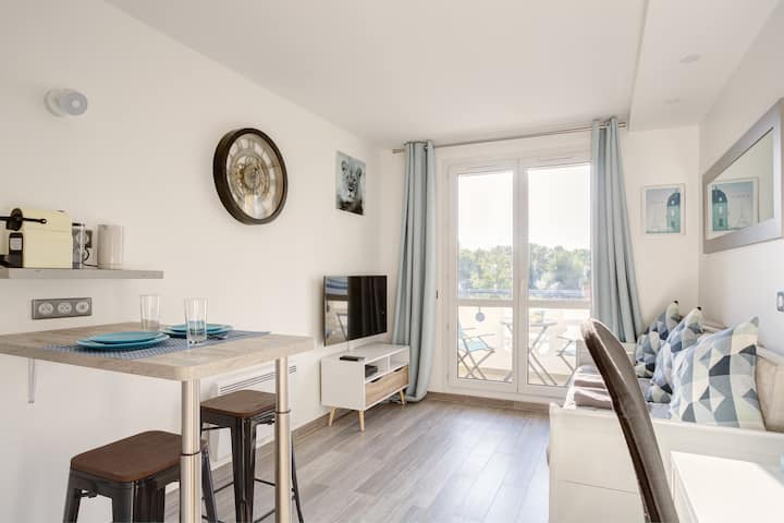 The Cosy Flat Paris - Saint-Denis, France