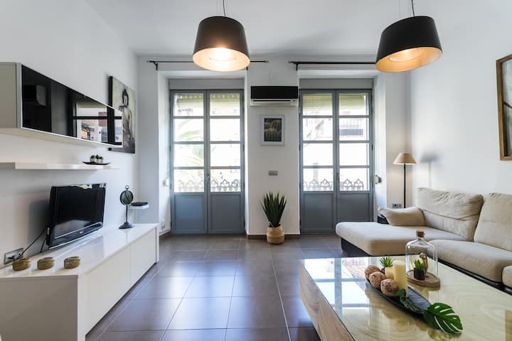 Apartamento En El Casco Antiguo De Alicante - Alicante