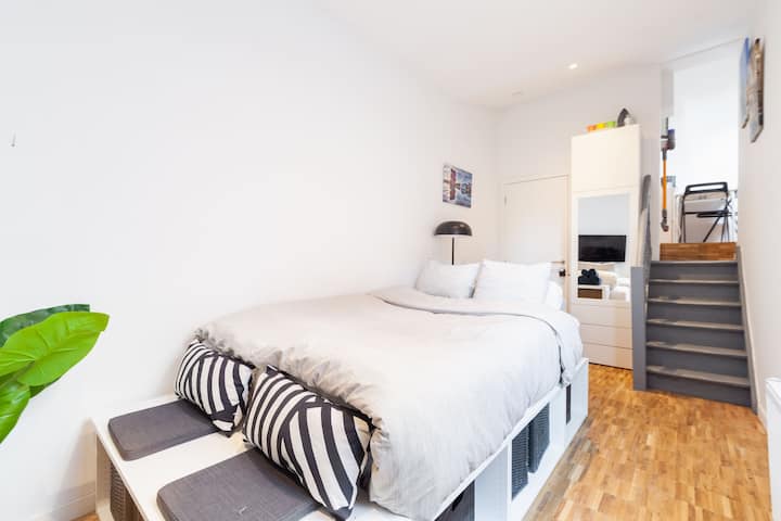 Netflix, Wifi: Central Antwerp Studio - Antwerp