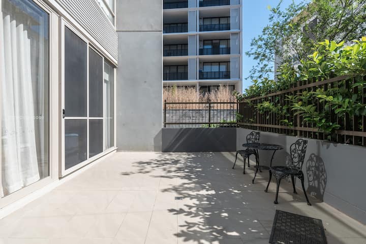 A Whole 2 Bedroom With Car Park In Rosebery - Rosebery