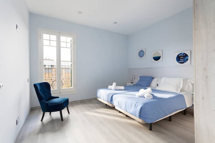 Sleek Apartment Near Airport, Fira & Transit Links - Barcelona