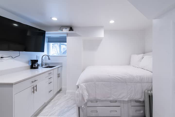 A Great Find! Immaculate Beauty. Slc Studio 43b - Utah