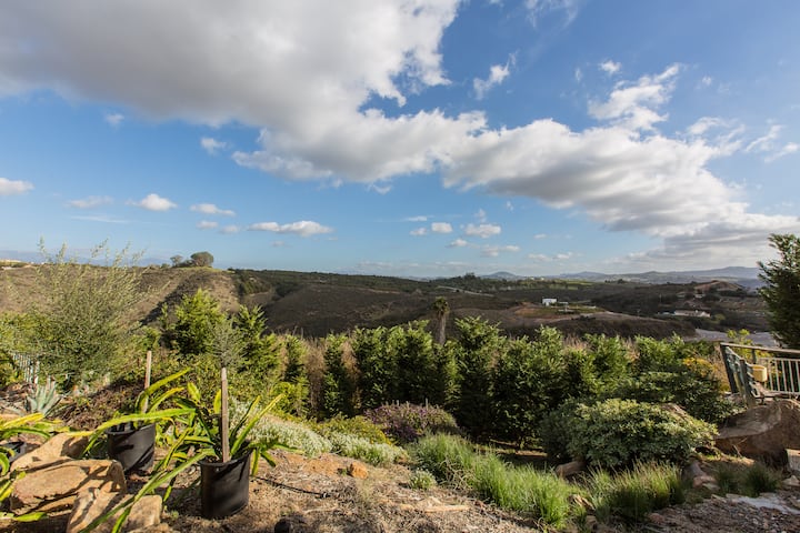 Farm Cottage - Fallbrook, CA