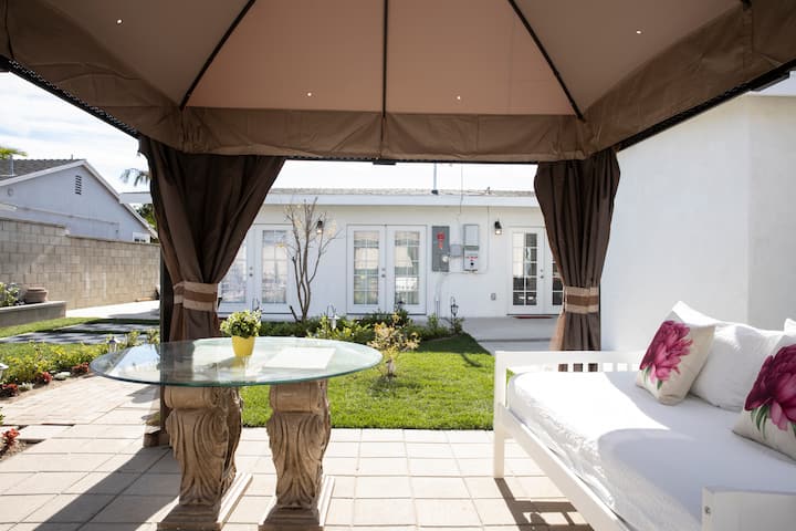 Elegant & Beautiful Vacation Home Near Disneyland - Cypress, CA