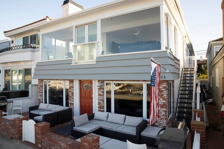 Balboa Island On The Water 7 Bedrooms - Sleeps 14 - Costa Mesa, CA