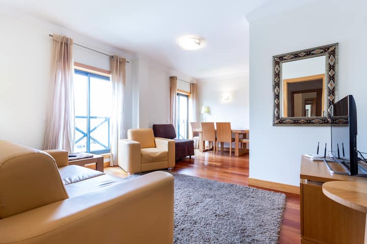 Flat With Swimming Pool And Garage In Albufeira. - Albufeira