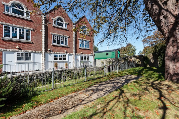 Swanage Seaside Escape! - Corfe Castle