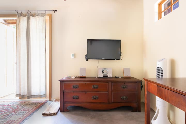 Oakland Ca (Rockridge) Studio - Oakland, CA