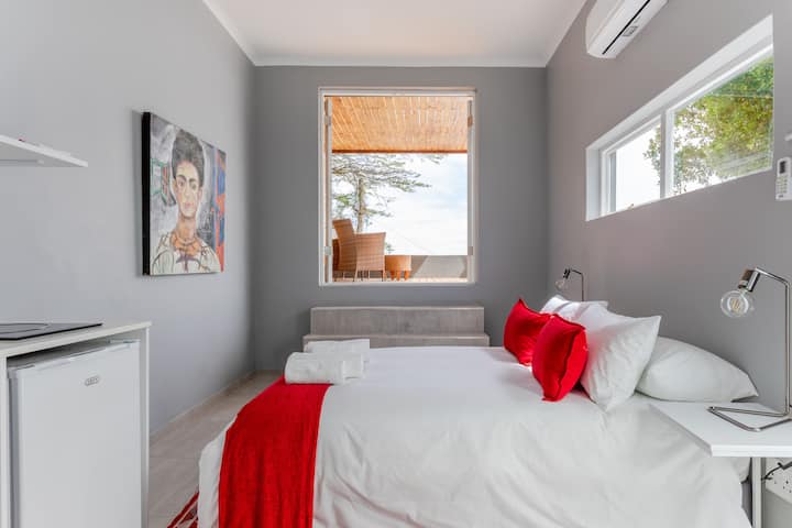 Central And Beautiful #C - Cape Town