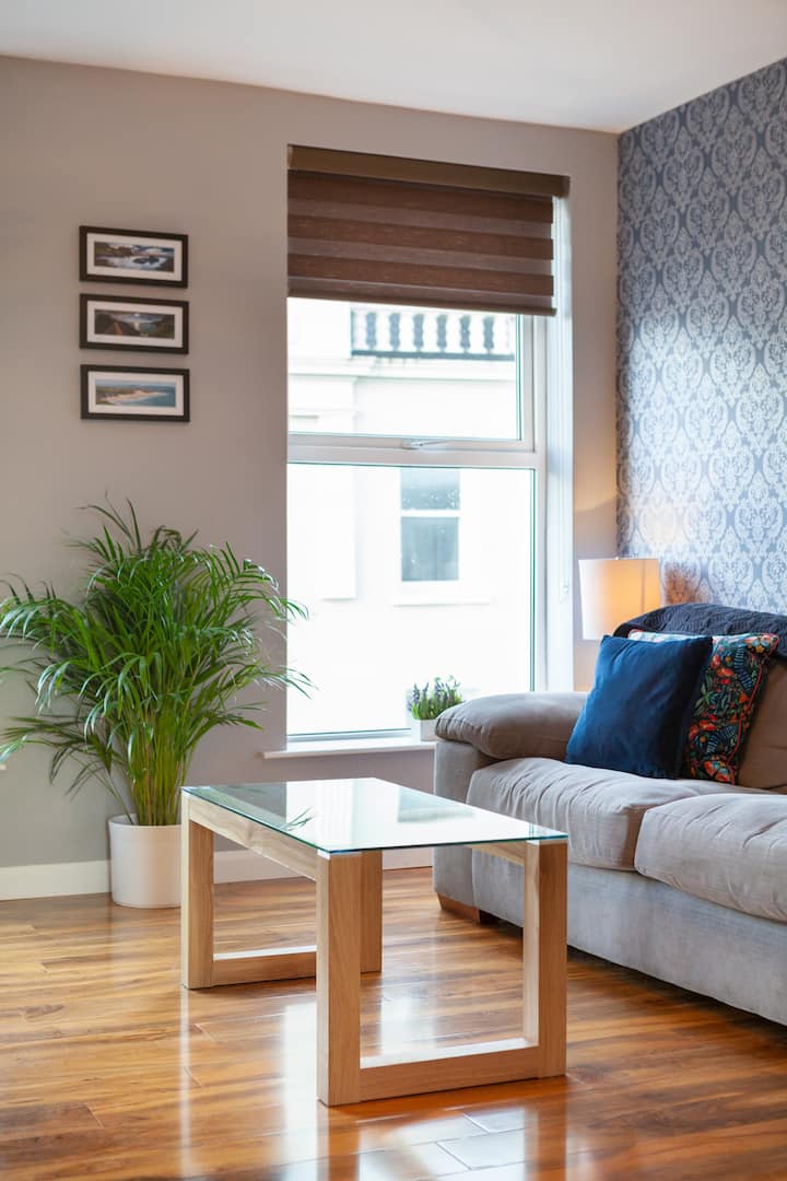 Beautiful Apartment In Town Centre - Portstewart