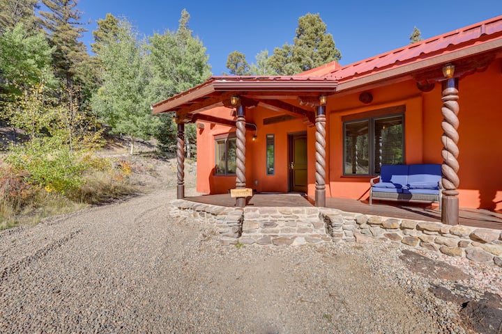 Amalia Mountain Getaway W/ Deck, Fireplace! - New Mexico