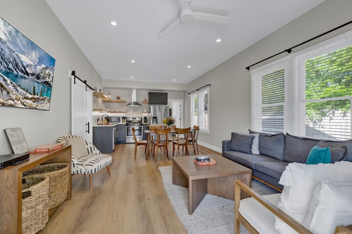 The Grove Estate 9bd/7ba!  Perfect For Groups! - 프레더릭스버그