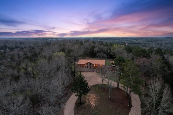 "Meant 2b" Hot Tub With Beautiful Views - Pine Creek Lake, OK