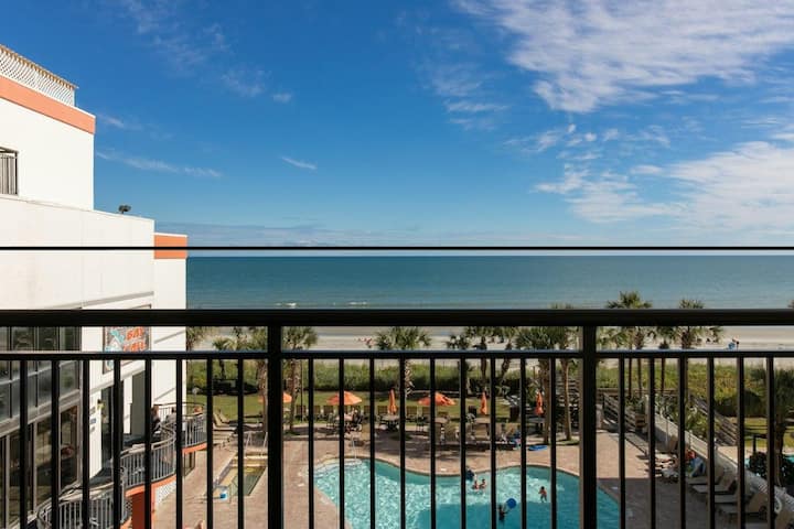 Serenity By The Sea: 3 Br Of Condo 4th Floor - Myrtle Beach