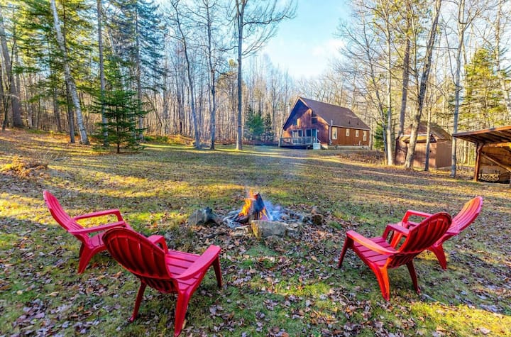 Cozy Mountain Cabin | Fireplace | Secluded Getaway - Grafton, VT
