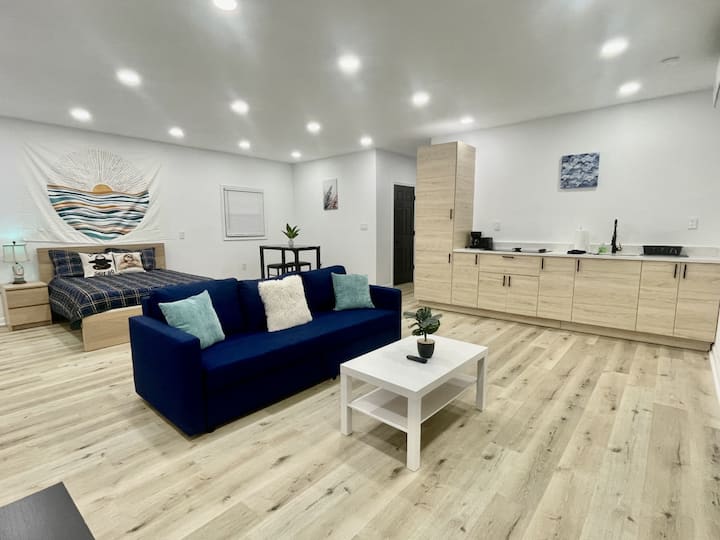 Modern Studio Near Pti Airport - Lake Higgins