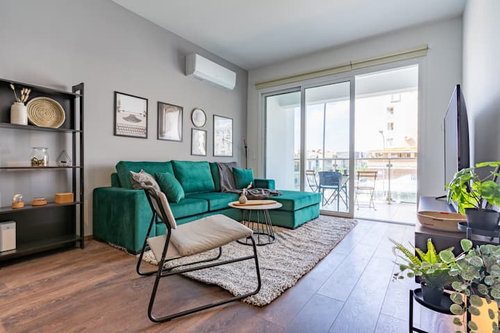 Harbor 102: Stylish 1-bedroom Apartment In Larnaca - Larnaca