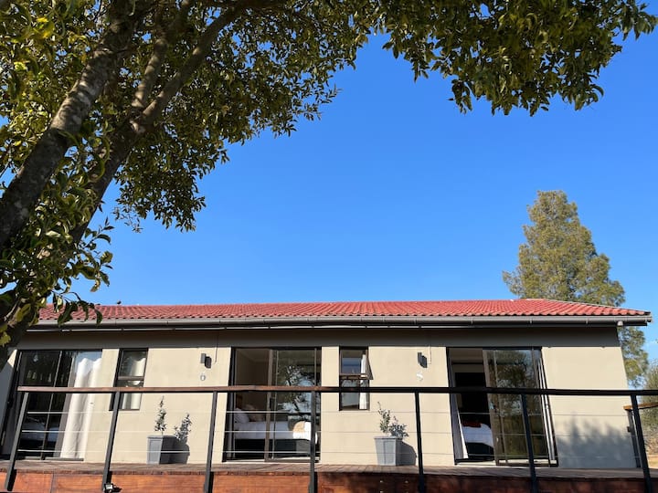 Deluxe Queen Suite With Lounge - Kokstad