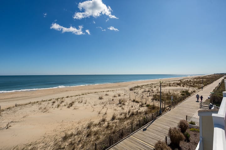 403 Oceanfront Pet Friendly Duplex Sleeps 12 - Dewey Beach, DE