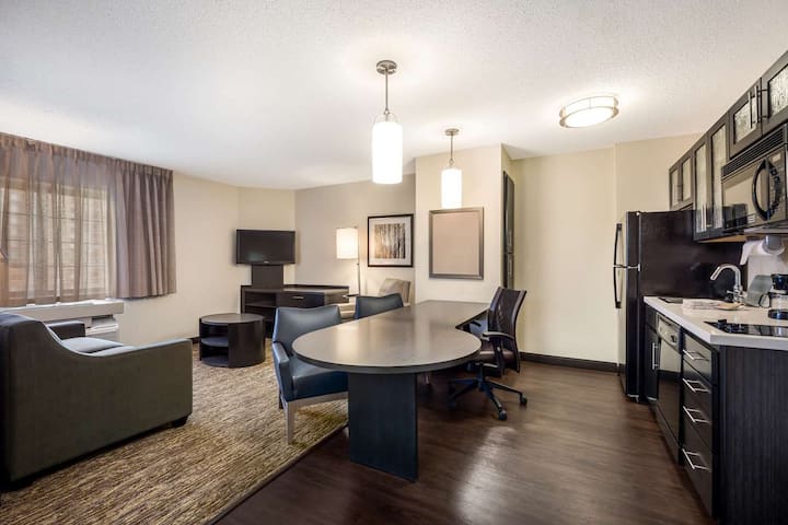 Great Value, Quality Stay! 4 Units W/ Full Kitchen - Costa Mesa, CA