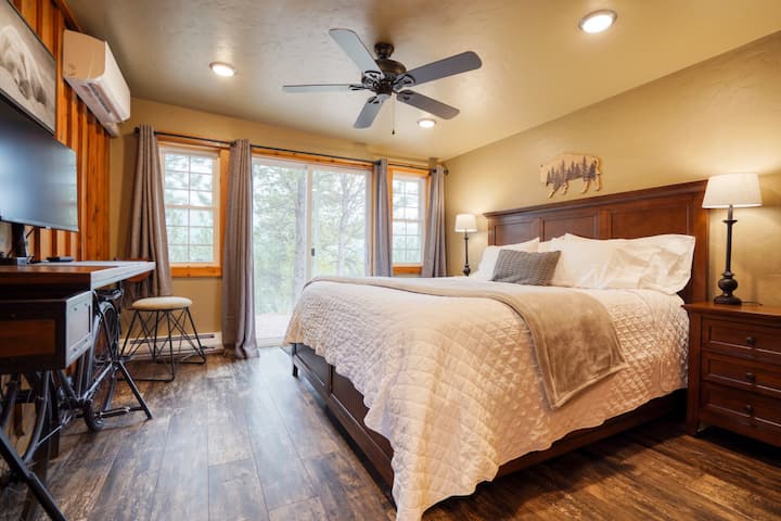 Luxury Getaway Near Mineral Spa - Ponderosa Cabin - Hot Springs, SD