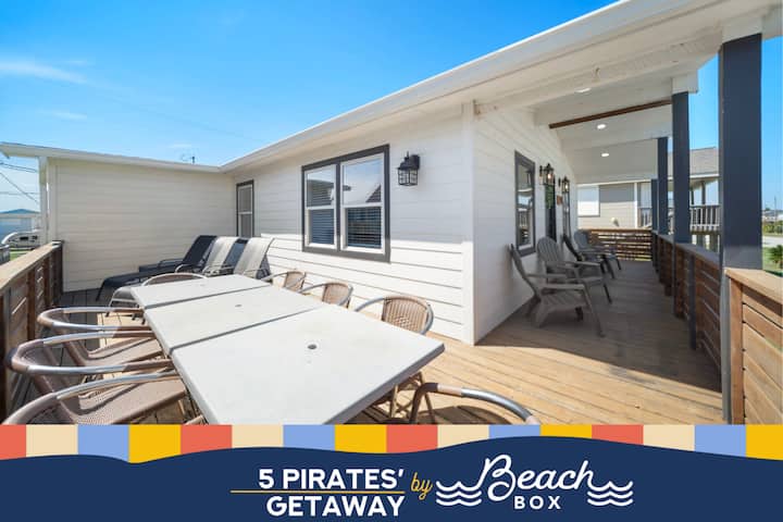 Modern Beach House, Luxury Bath & Steps To Ocean - Galveston, TX