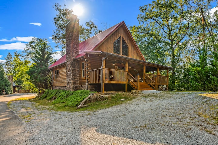 *Relaxing 2bdr Getaway! Hot Tub + Arcade + Xbox* - Sevierville, TN