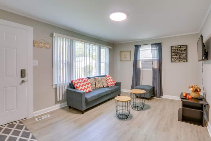 3 Mi To Dtwn Greensboro! Cozy Cottage W/ Deck - Greensboro, NC