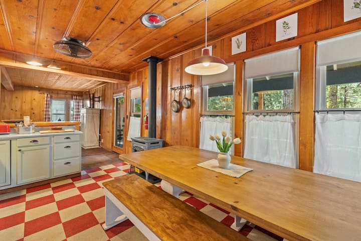 Rivers Resort Cabin #7 - Pinecrest, CA
