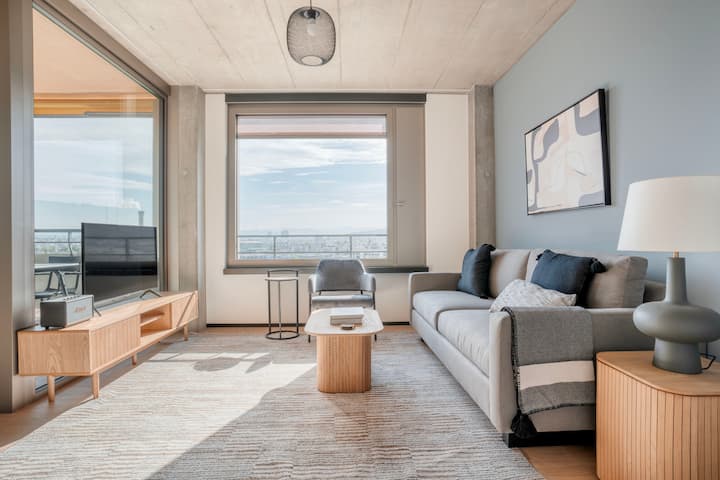 Blueground | Oerlikon, Storage & W/d, Nr Tram - Zurich