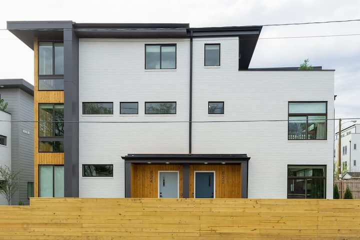 Rooftop Cocktail Bar & Fire Pit-perfect For Summer - Nashville