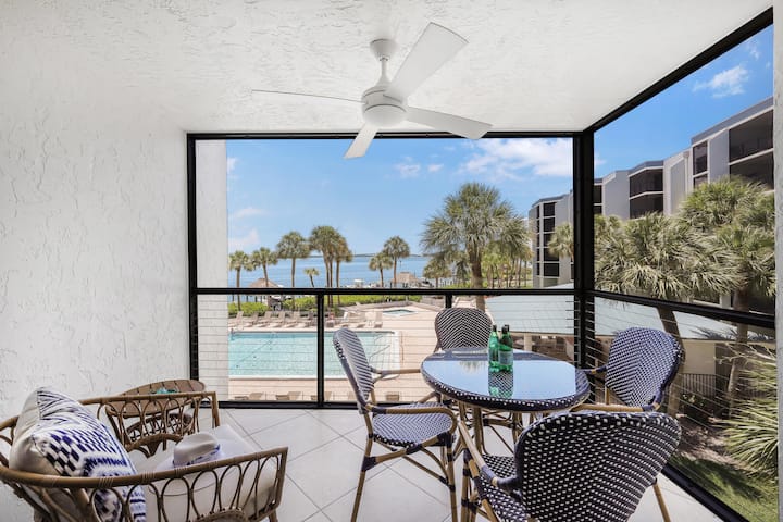 Riverfront Condo In Olde Marco | Pools/tennis - Marco Island, FL